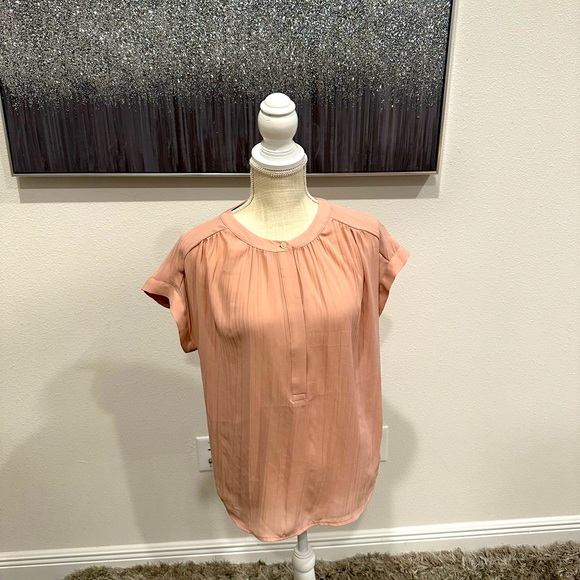 Bella Ella Boutique | Tops | Bella Ella Boutique Pleated Short Sleeve ...